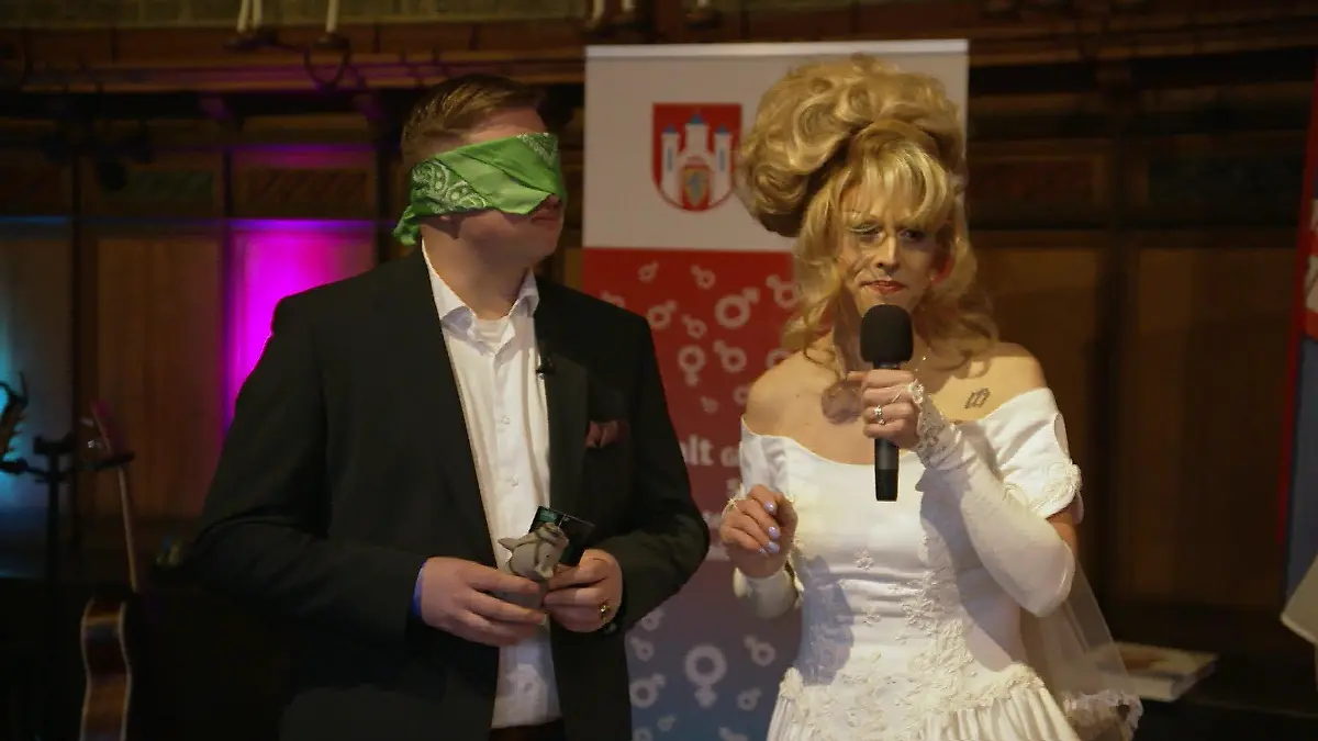 „Königin der Reeperbahn” Inge ist tot – Verabschiedung der obdachlosen ...