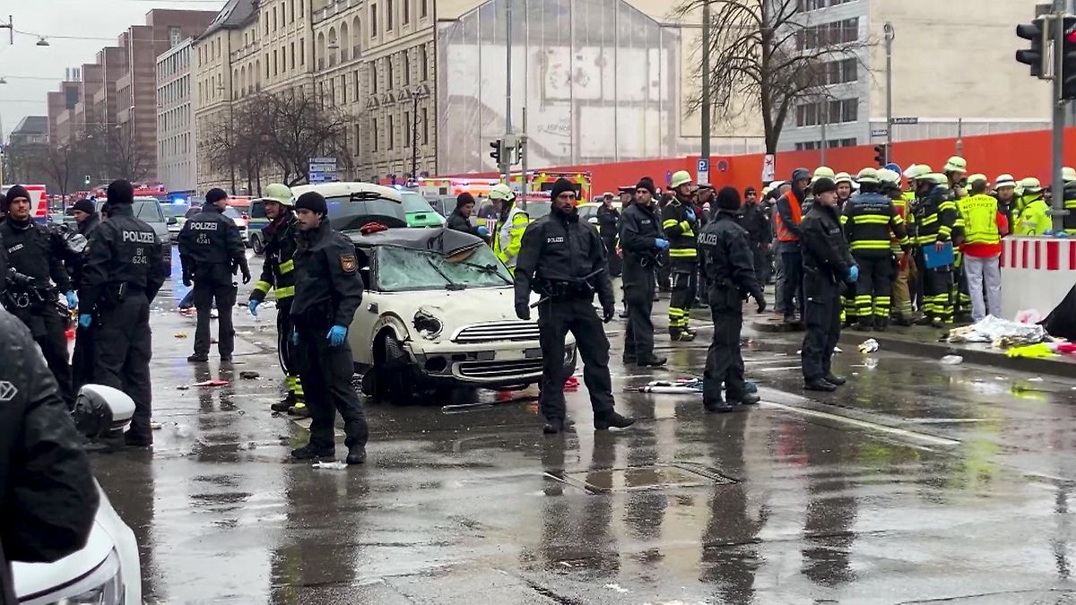 Anschlag in München: Auto rast in Demo - 36 Menschen werden verletzt
