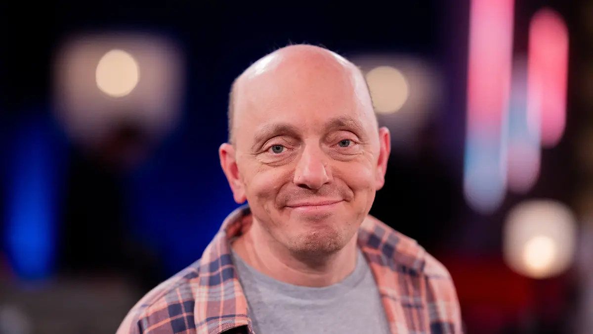 „Wer weiß denn sowas?“: ARD wirft Bernhard Hoëcker aus dem Programm ...