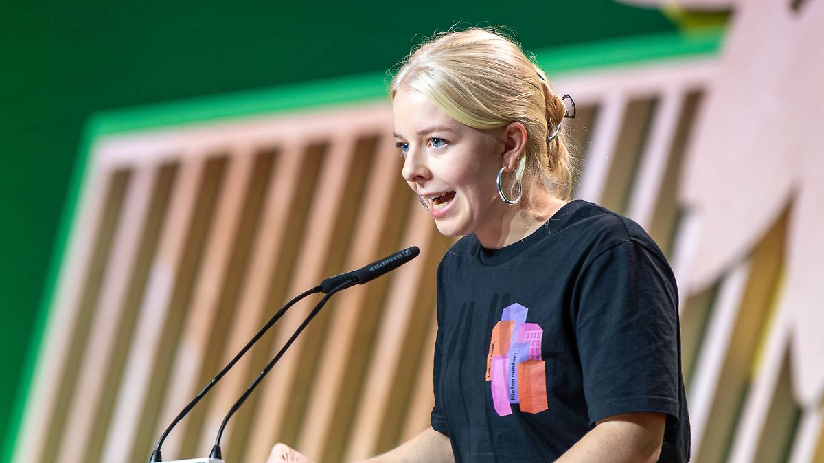 Grünen-Politikerin Jette Nietzard bezeichnet alle Polizisten als „Bastarde”