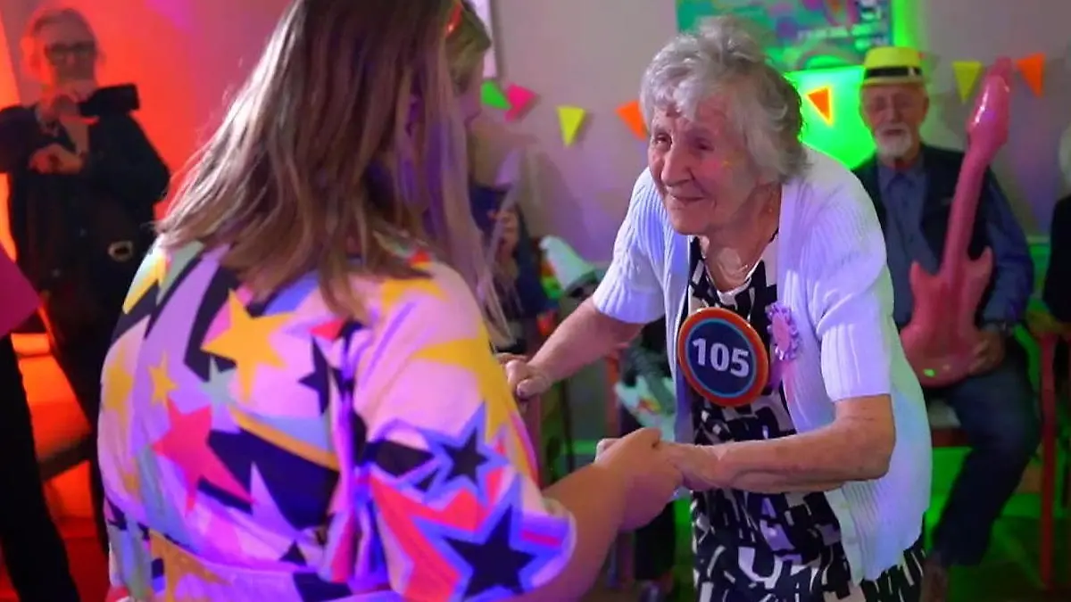 Wer nicht feiert, der rostet: Fette Party im Altersheim! Hilda (105 ...