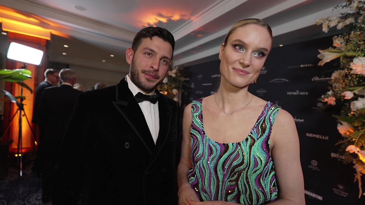 GNTM-Star Kim Hnizdo zeigt ihren neuen Freund - ER hat ihr Herz erobert