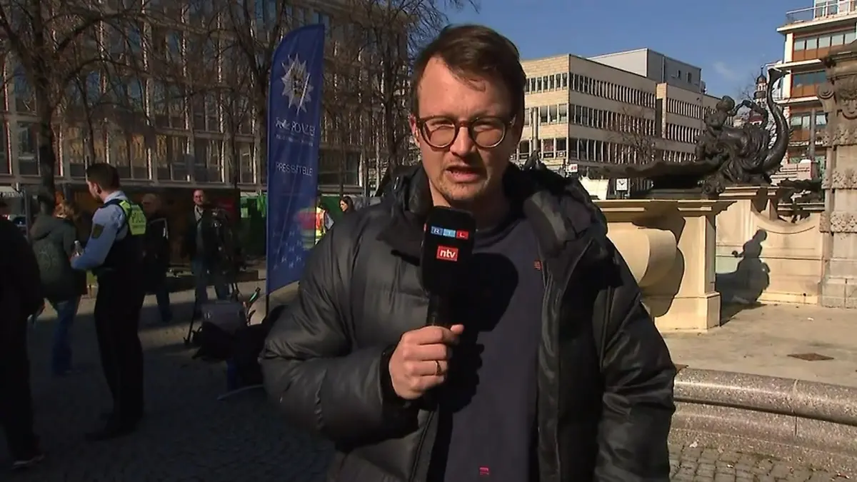 Auto soll 900 Meter weit gefahren sein: Reporter vor Ort! Großeinsatz ...