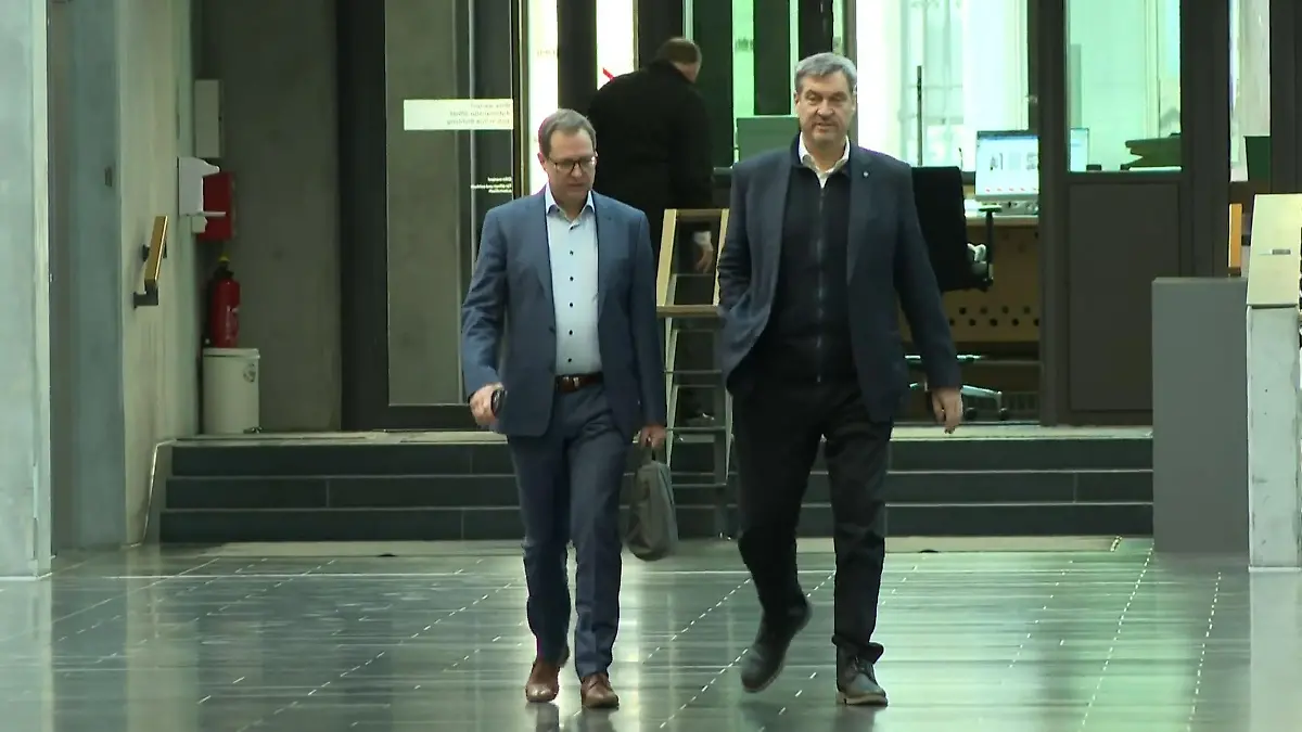 AfD-Proteste: Polizist lässt Hund auf Demonstranten los - Empörung nach ...