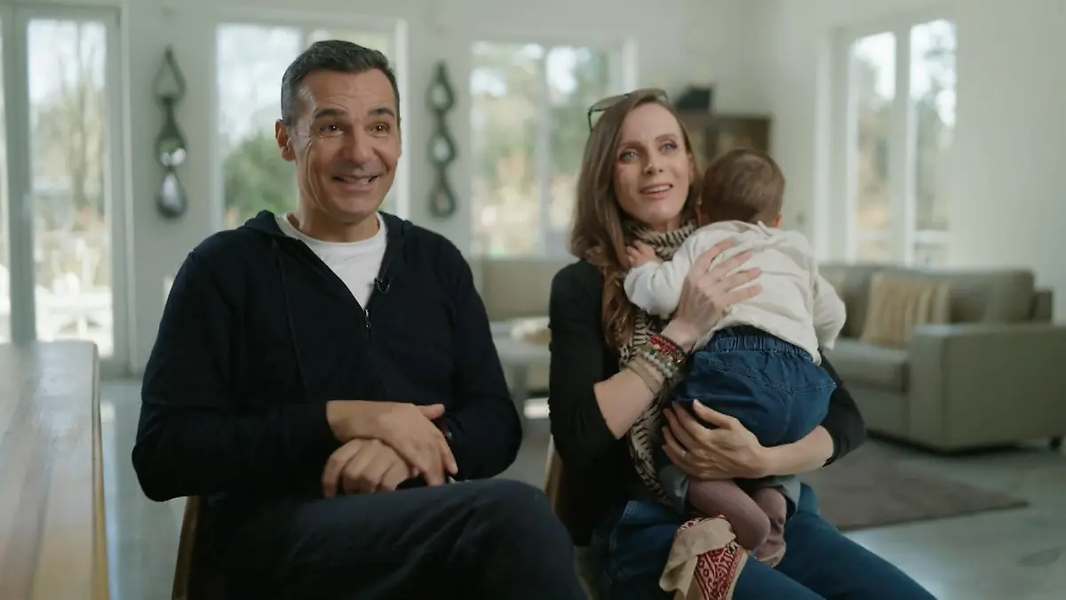 „Die kleine Romy ist jetzt auch da”: Erol Sanders Tochter Romy crasht plötzlich RTL-Interview