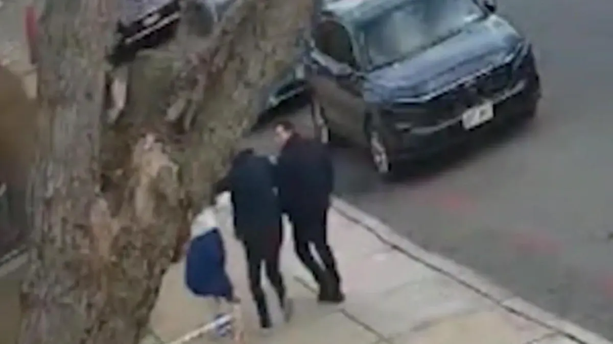 Um 18.38 Uhr gibt Wahlsieger Friedrich Merz den „Rambo Zambo”-Befehl