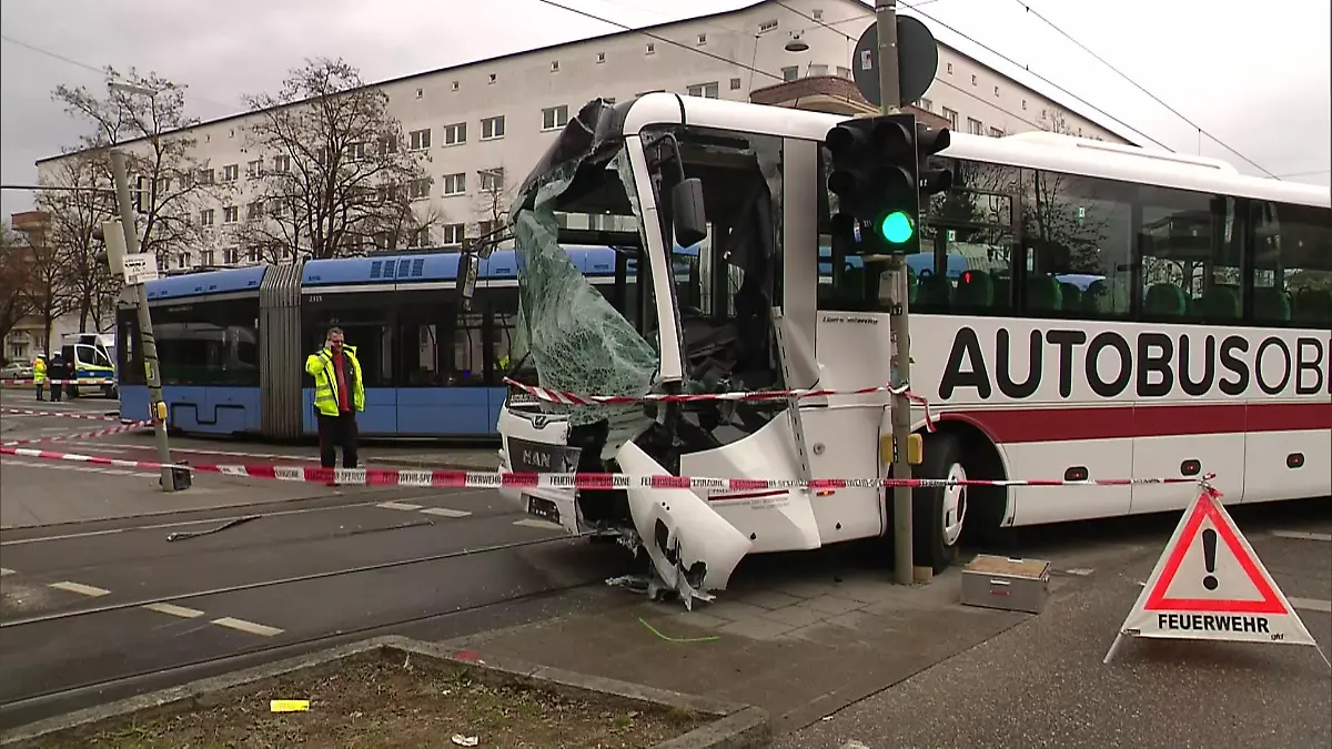 Unfall in Ochtrup: Sechs Tote bei Frontalzusammenstoß