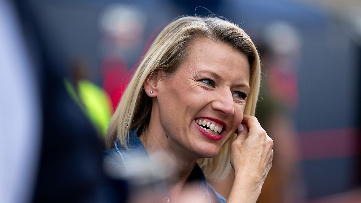 Formel 1: Darum musste Sky-Moderatorin Sandra Baumgartner Live ...