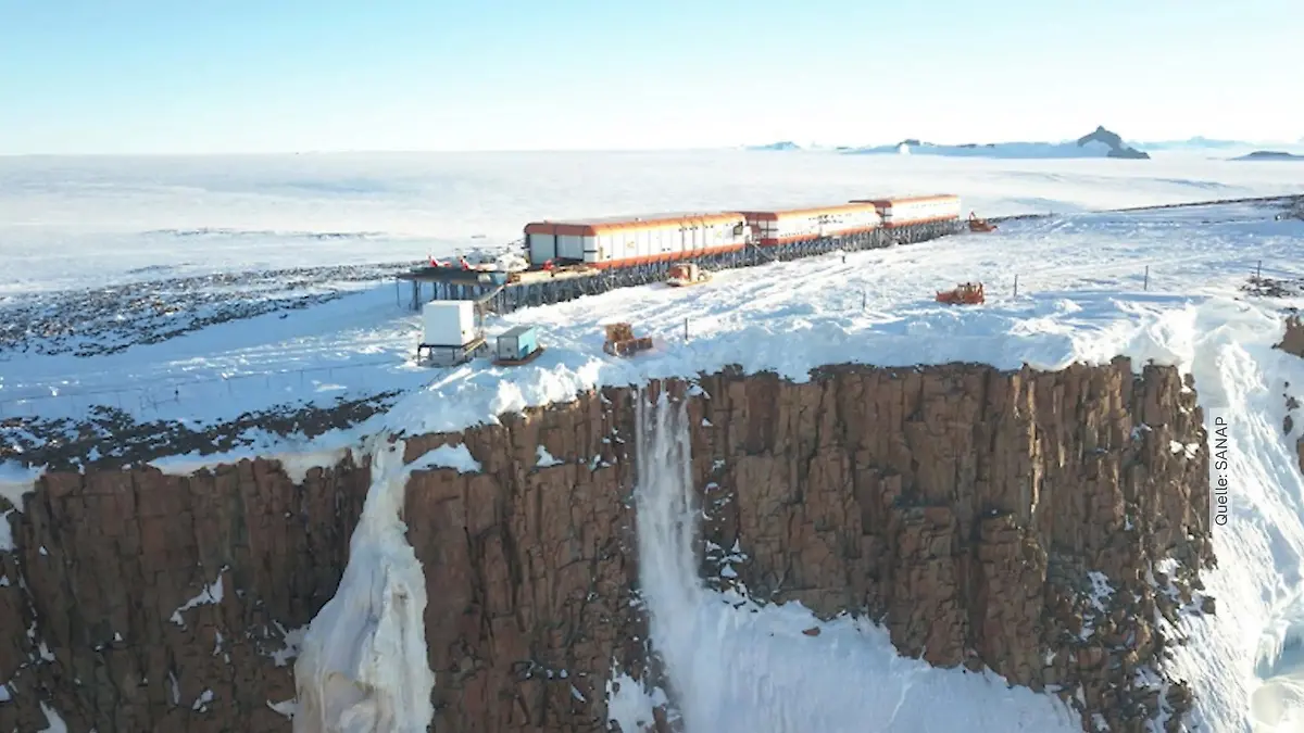 Video zeigt die Todesfahrt von Mannheim! Hier rast Alexander S. im Ford ...