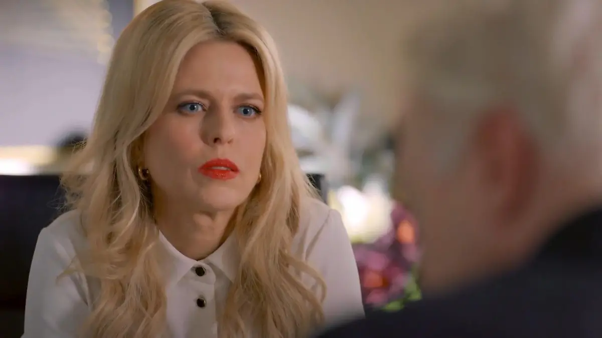 "Unter uns"-Star Timothy Boldt macht seiner Sharon eine süße ...