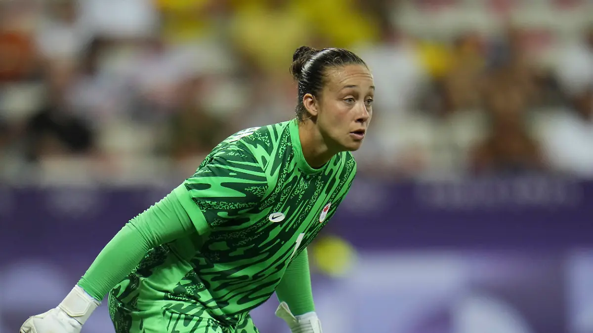 Frauenfußball: Nationaltorhüterin Kailen Sheridan und ihre Frau ...