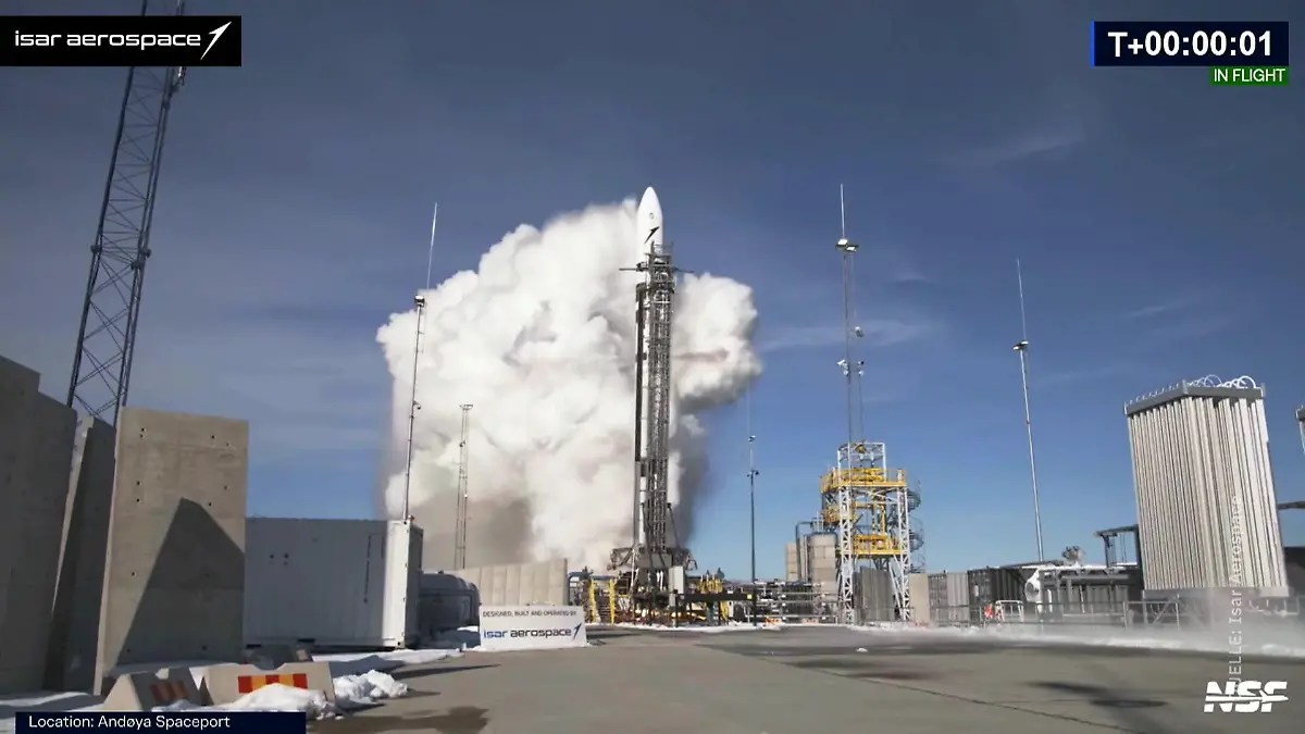 GNTM, Folge 15: Heidi Klum jagt ihre Models beim Nackt-Shooting durch den Monsun