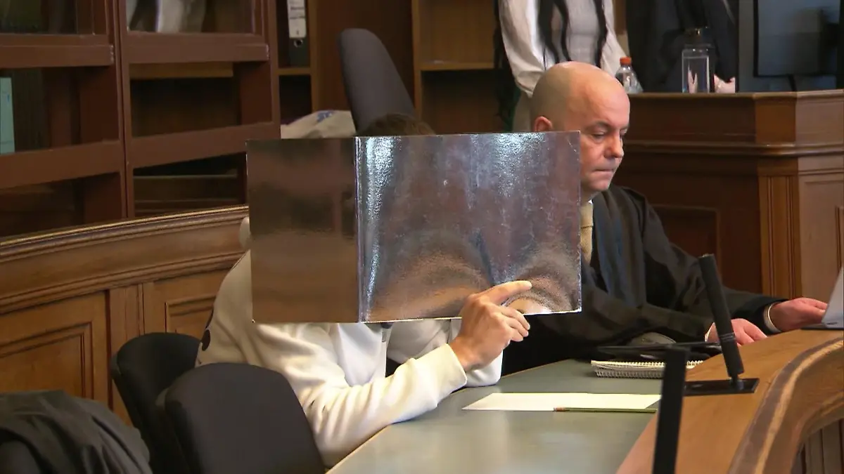 Video zeigt die Todesfahrt von Mannheim! Hier rast Alexander S. im Ford ...