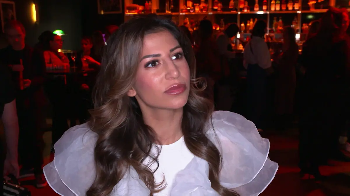 Sky-Moderator Riccardo Basile liebt McFit-Model Chiara Alina Kohlmann ...