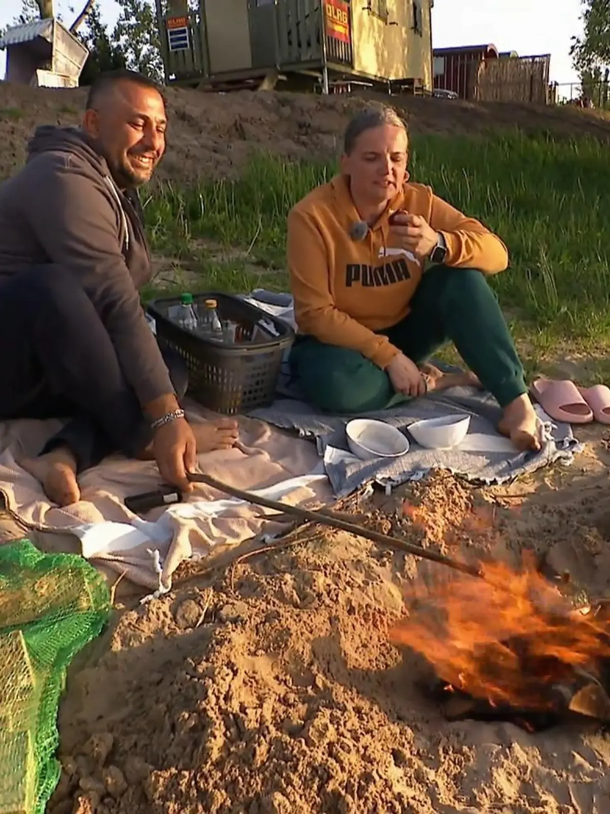 Anstrengendes Abenteuer: Ali und Daniela auf Paddel-Tour