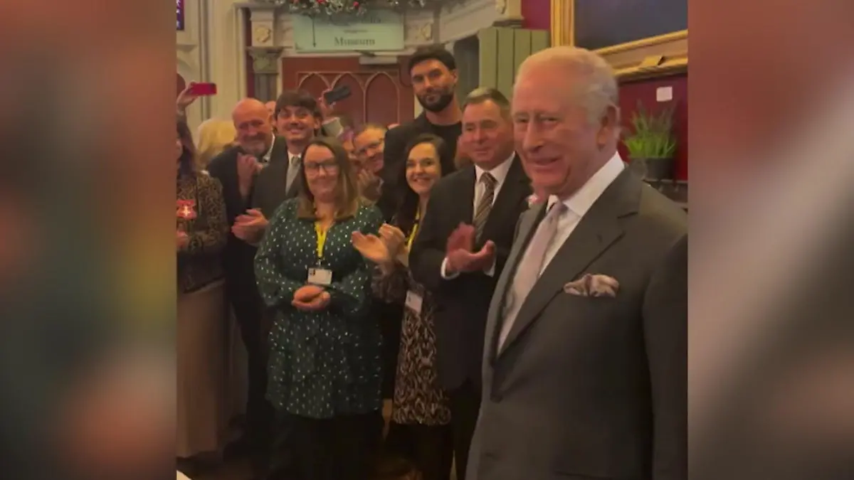 Ständchen zu seinem 77. in Wales: König Charles bekommt ...