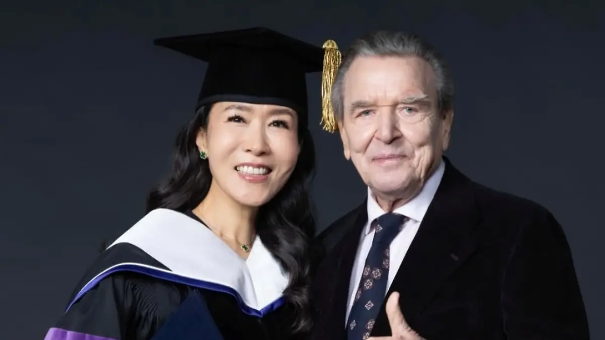 Gerhard Schröders Frau Soyeon Schröder-Kim hat promoviert: Gestatten ...