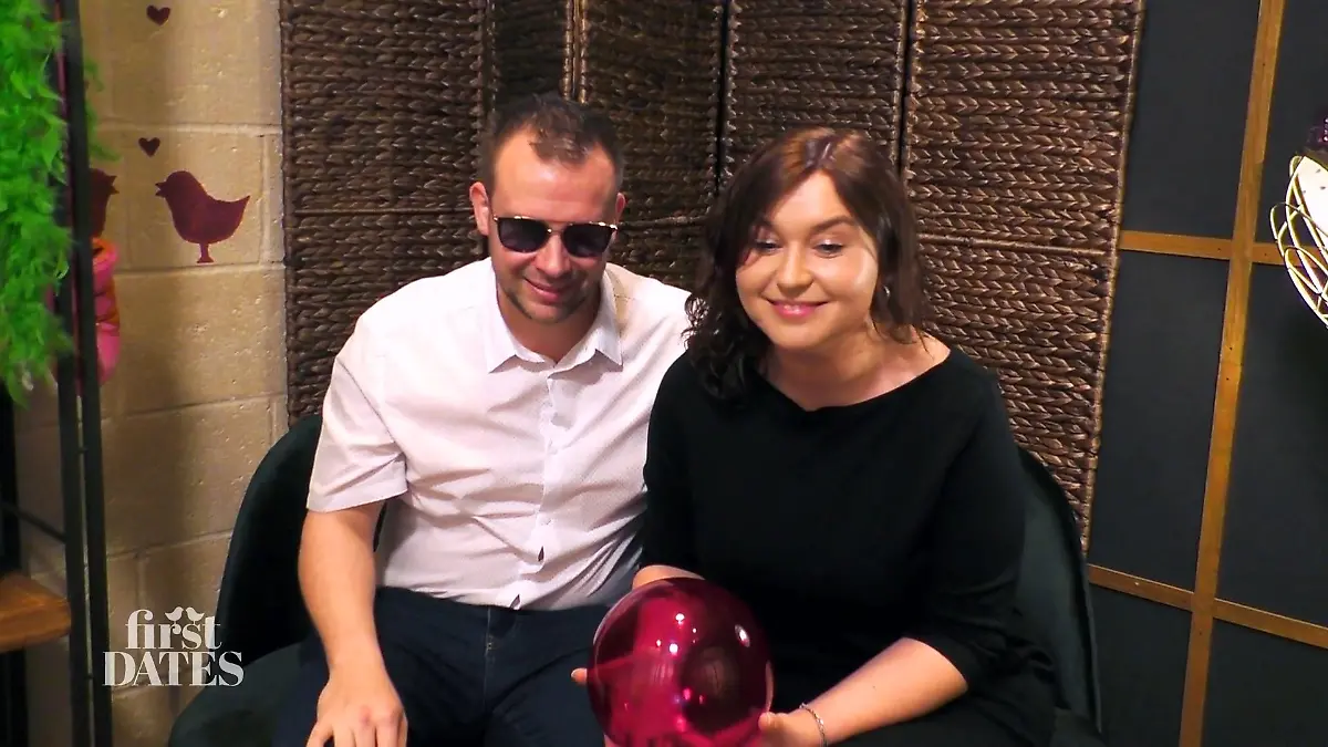 Zurückhaltung: Jasmin & Tim: Kriegt sie den Schüchternen zum Auftauen?