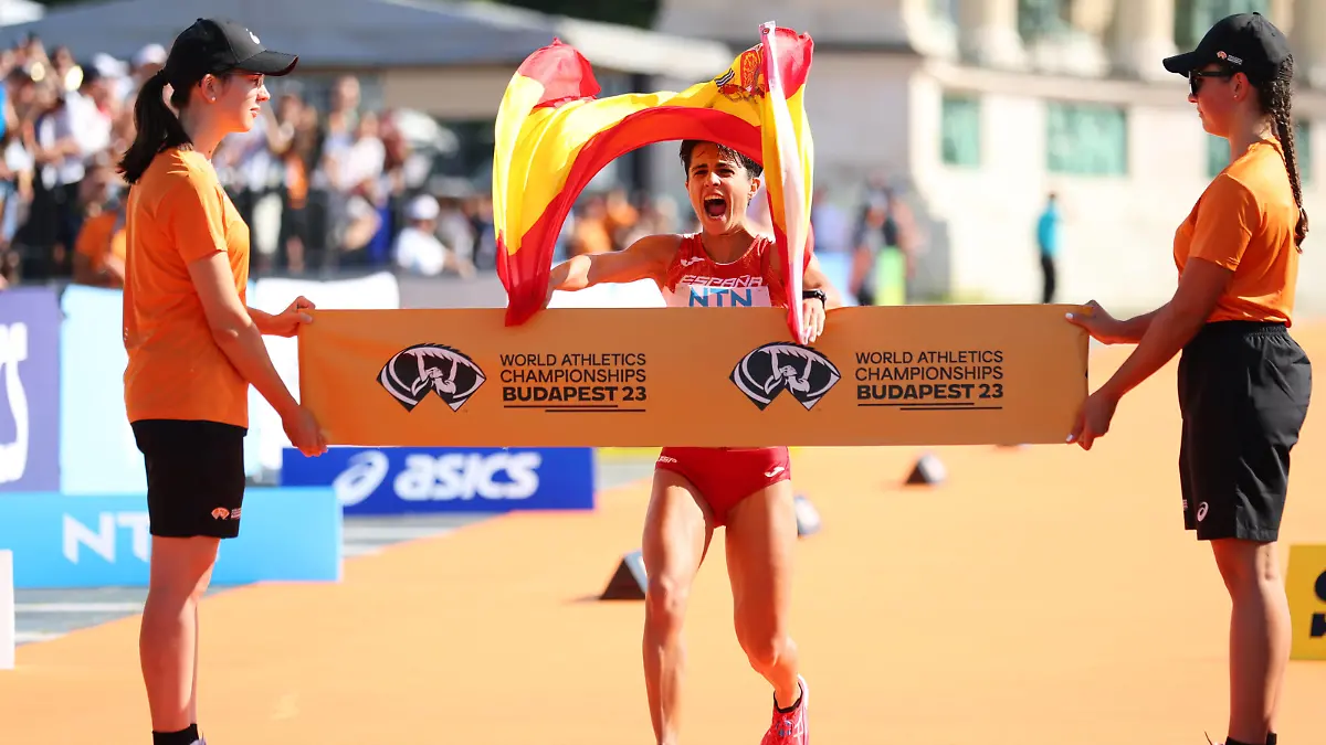 Dumm gelaufen: Leichtathletin Maria Perez jubelt eine Runde zu früh