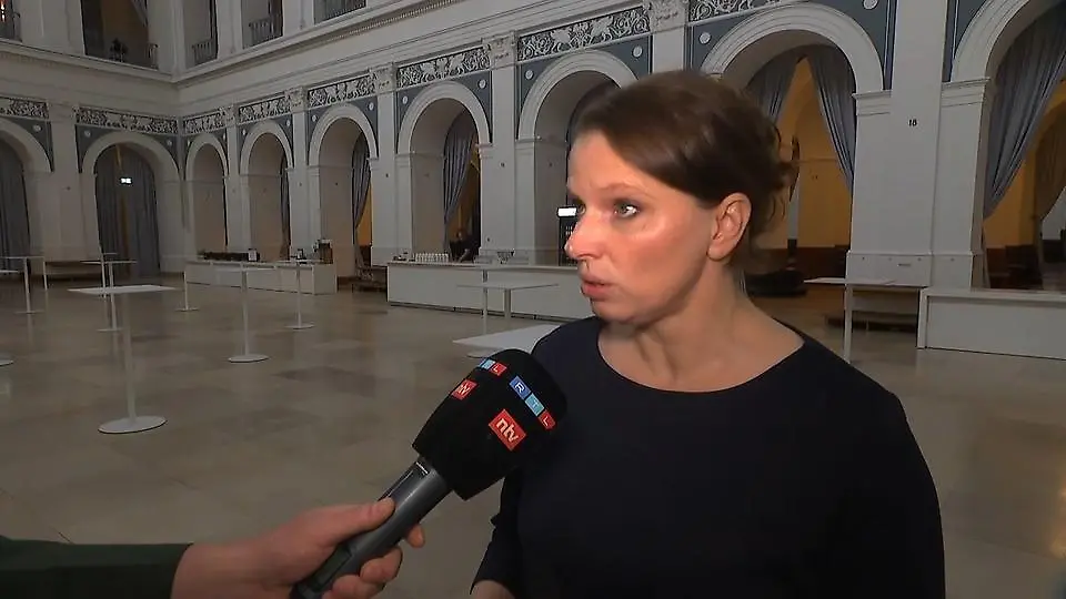 Hamburgs Wirtschaft unter Druck: Senatorin Melanie Leonhard warnt vor ...