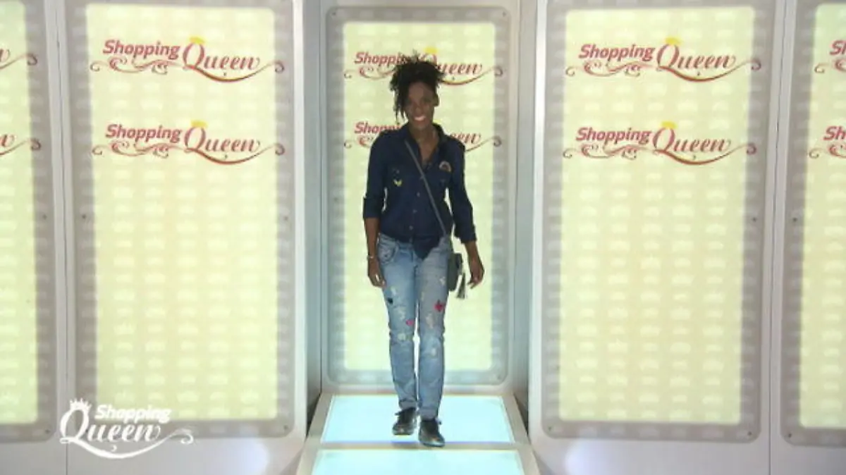 Shopping Queen: Mylgia aus Köln präsentiert ihren Patches-Look auf dem ...
