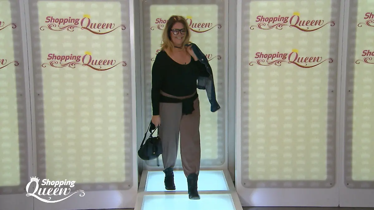 Shopping Queen: Susanne aus Köln präsentiert ihren Body-Look auf dem ...