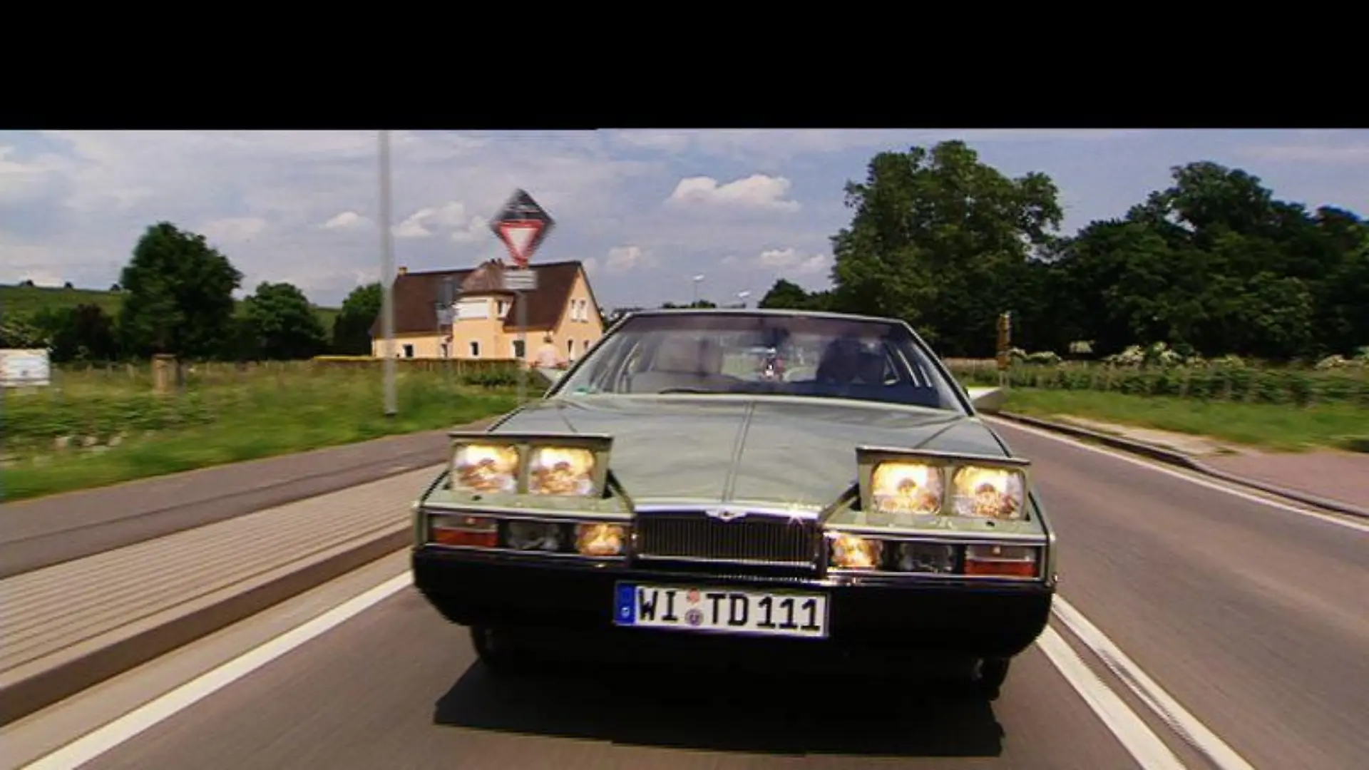 Aston Martin Lagonda