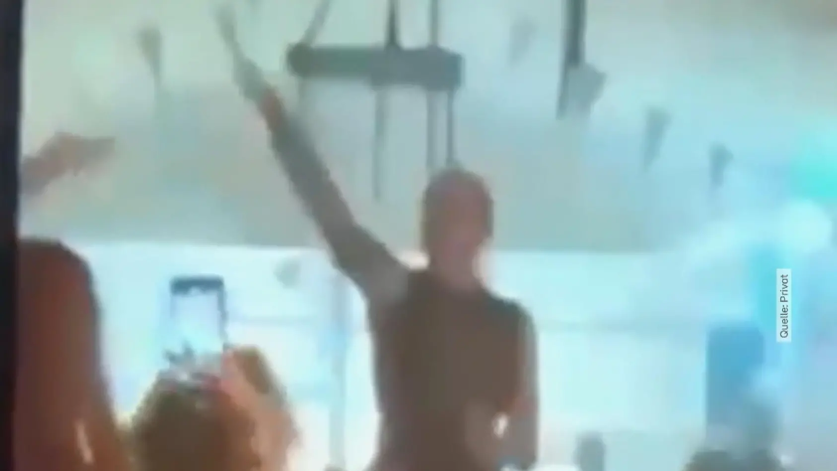 Melanie Müller im Nazi-Sumpf? So reagiert sie auf die Razzia in ihrem ...