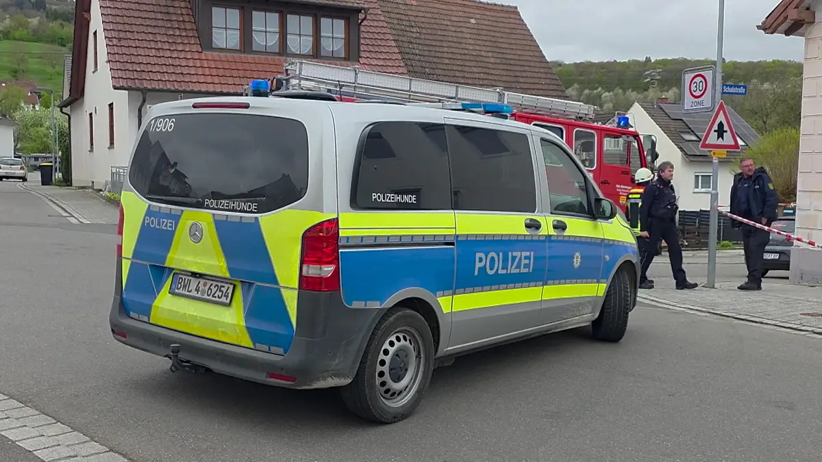 TV-Neonazi Norman Ritter (†40) in Köthen beigesetzt – unter Polizeischutz!