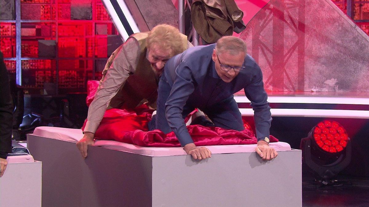 Thomas Gottschalk & Günther Jauch auf allen Vieren: Heiße Lenden-Action ...