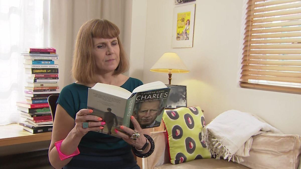 Biografin Catherine Mayer: Diesen Problemen muss sich der König stellen!