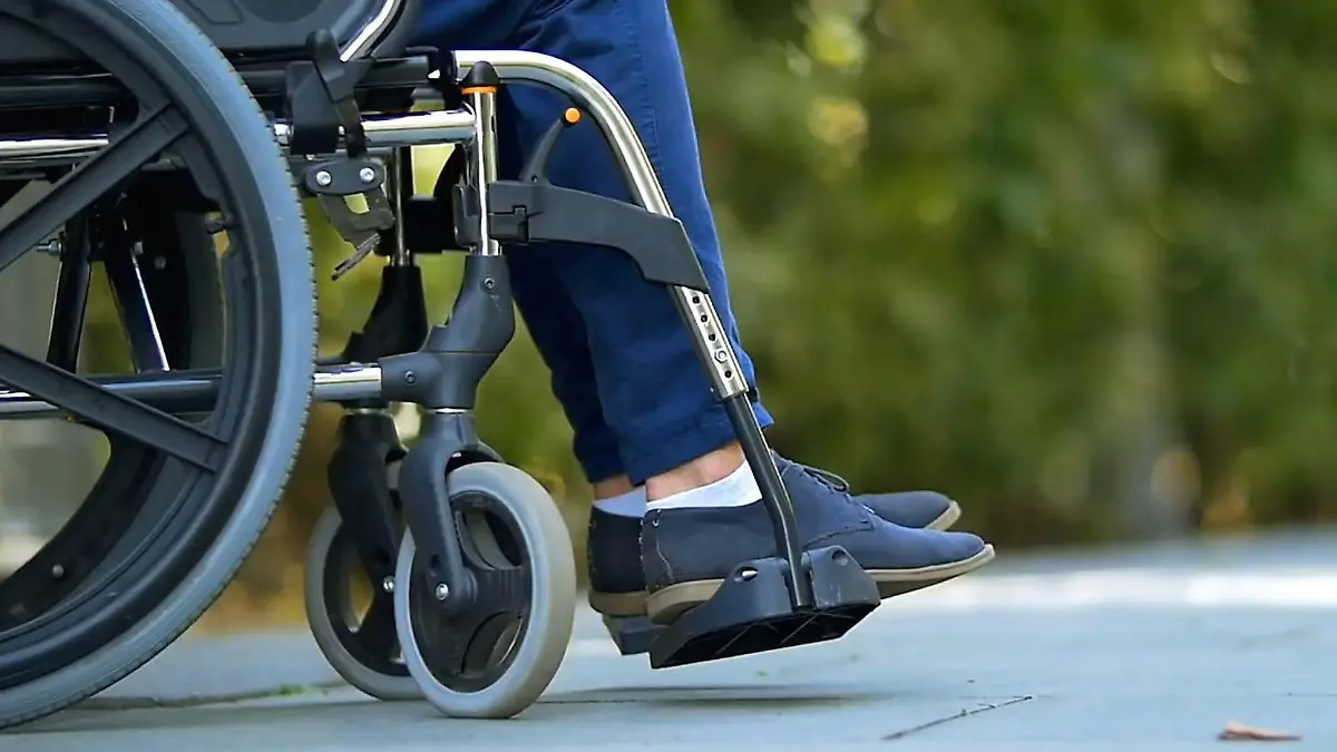 Lena (27) hat ALS: Mit einem umgebauten Kleinbus will sie wieder mobil ...