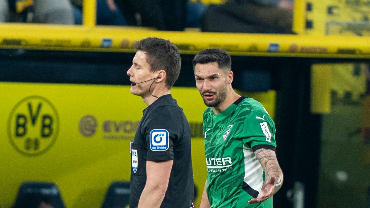 Bundesliga-Schiedsrichter Daniel Siebert nennt deutschen Nationalspieler Tim Kleindienst bei ...