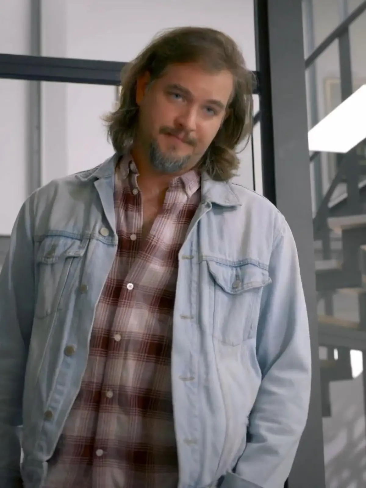 „Unter uns“-Folge vom 11.04.25 im TV: Tobias sucht die Nähe einer ...