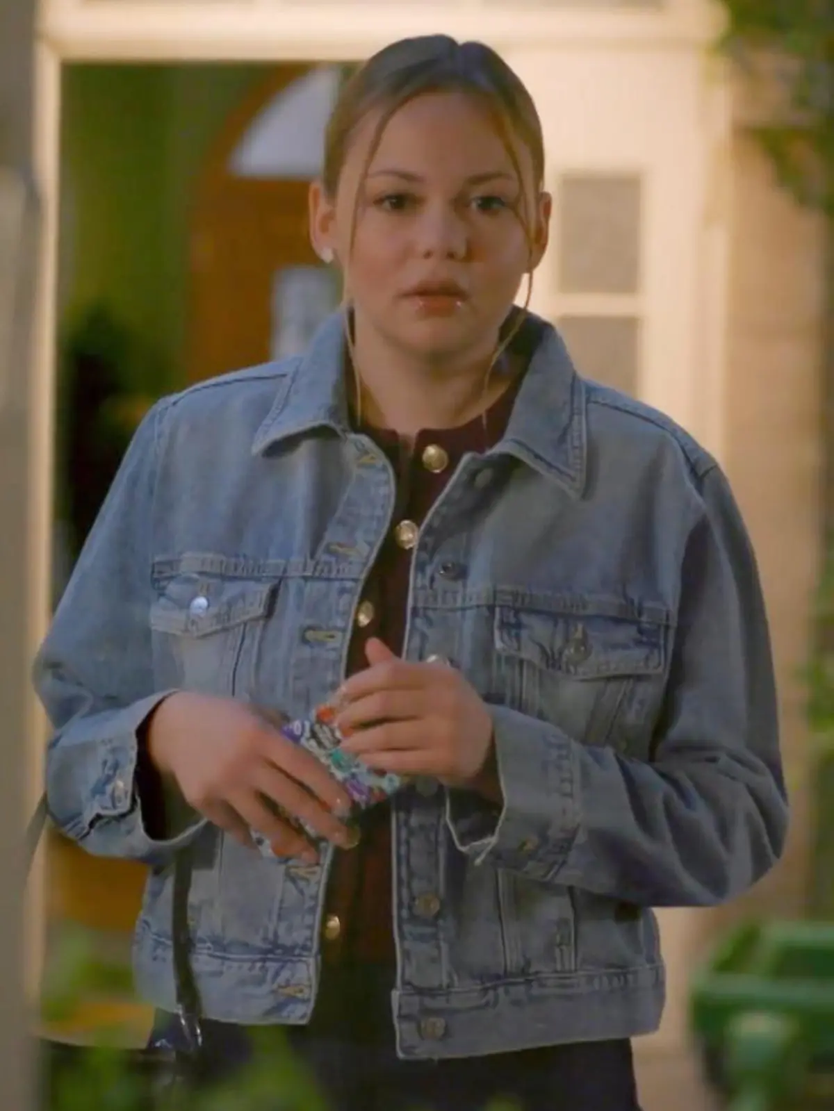 „Unter uns“-Folge vom 21.04.25 auf RTL+: Stella bittet Easy um einen ...