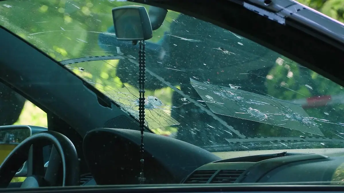 Germanwings-Absturz vor zehn Jahren: Ein stiller Moment am Grab von ...