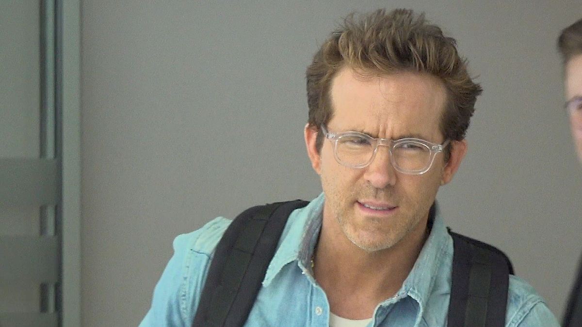 Hollywoodstar Ryan Reynolds landet ganz entspannt in Hamburg - und ...