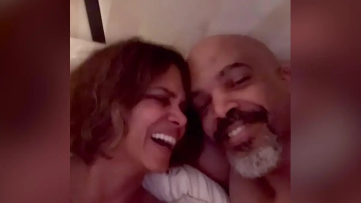 Charlotte Roche ist nach vier Jahren wieder zurück - mit Gesichtstattoo und bloden Haaren