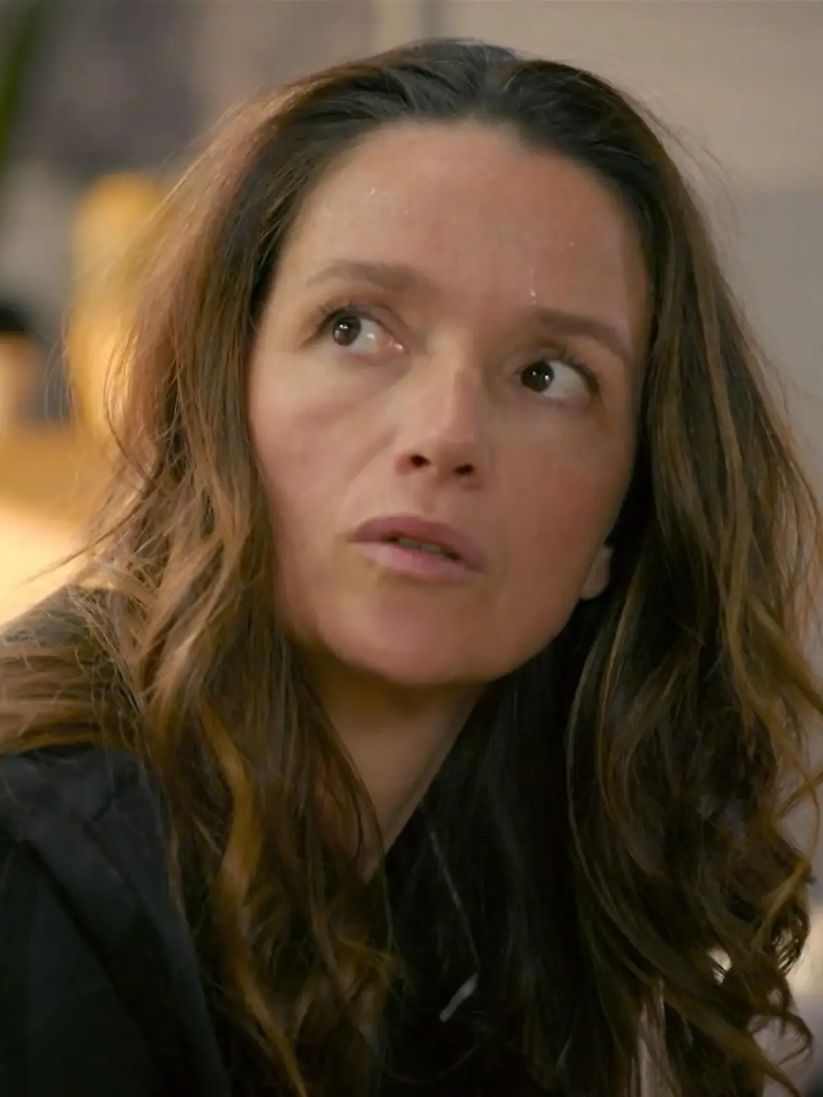 AWZ-Folge vom 16.12.24 auf RTL+: Ingo merkt, dass Jenny etwas bedrückt