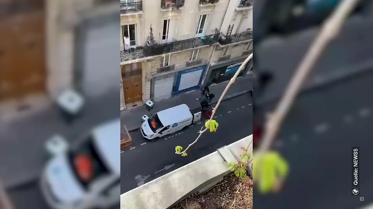 Frankreich: Neben Mona Lisa! Deutsche YouTuber hängen Donald Trump und ...