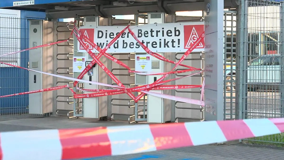 Weihnachten: Last Minute Tipps für eine Tannenbaum und Geschenke