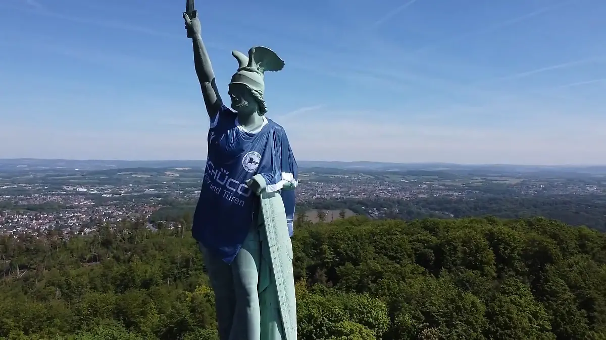 MMA-Fighter Deniz Ilbay zeigt Herz für krebskranke Kinder