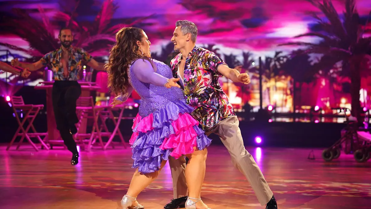 Let’s Dance 2025: Wer tanzt mit wem? Diese Tanzpaare betreten in Show 10 das Tanzparkett
