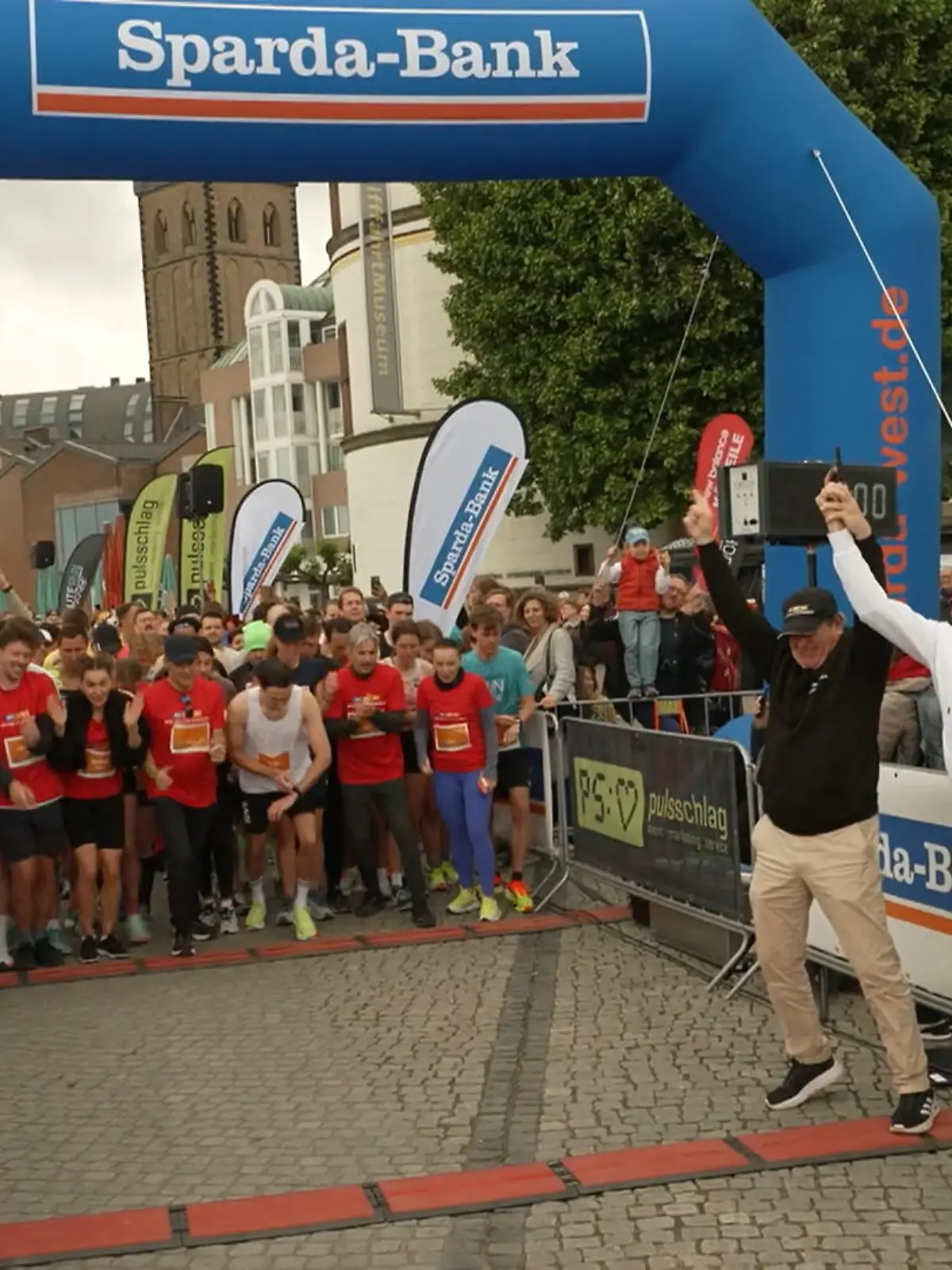 Wir sagen Danke!: 50.000 Euro beim Sparda-Bank Altstadtlauf