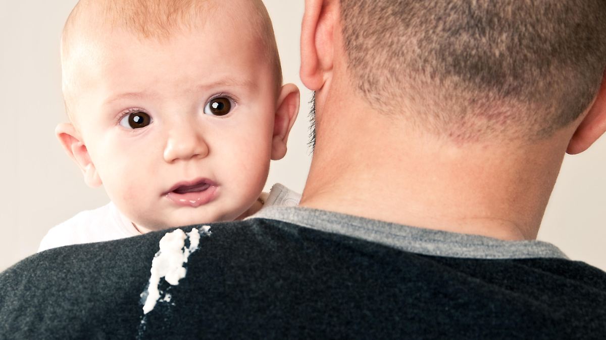 Spucken beim Baby: Wie viel speihen ist normal?