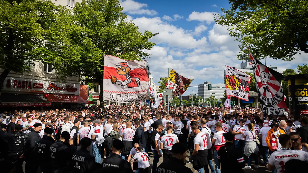 Finale im DFB-Pokal: Jogi Löw heizt Stuttgart-Fans ein
