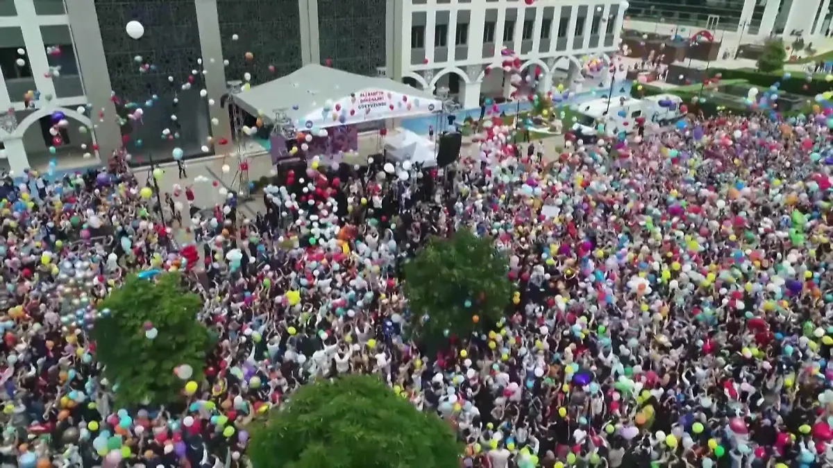 Neue Kebab-Kreation: In Hamburg gibt’s jetzt Ufo-Döner