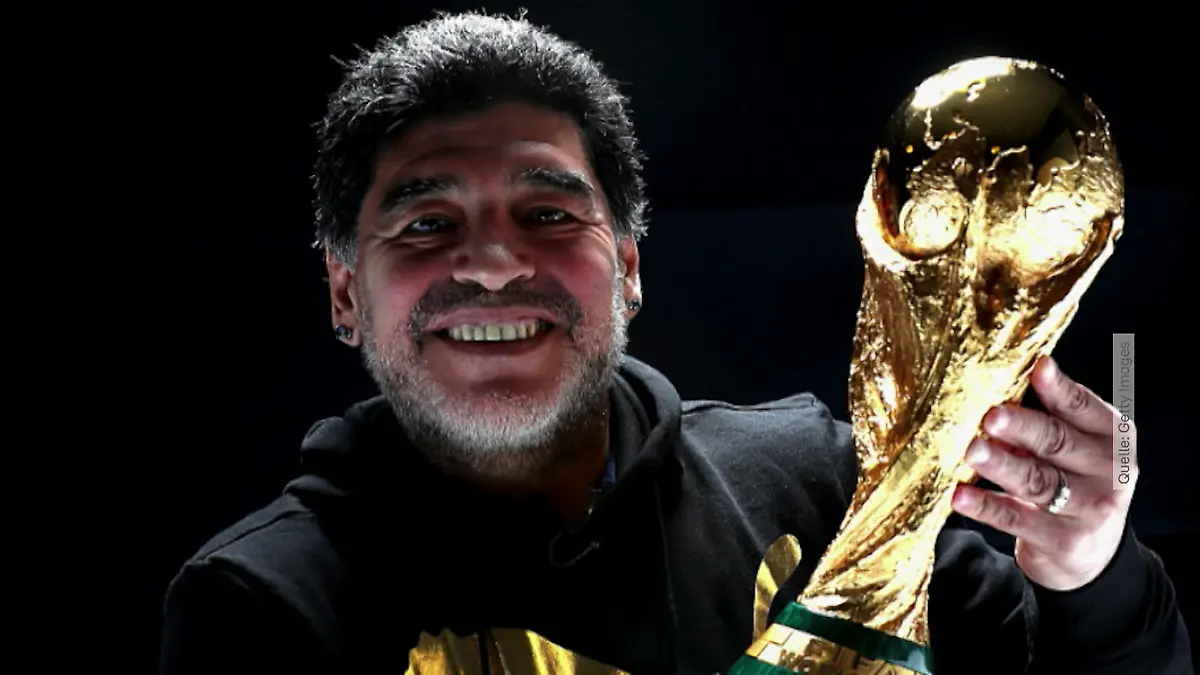 DFB-Pokal 2025: Stuttgart-Star Enzo Millot „teilt” Trophäe mit Frau und ...