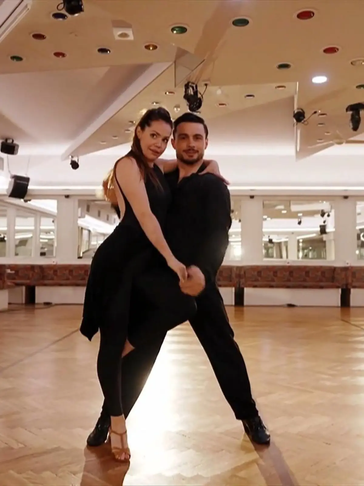 Souverän und stabil: Diego und Ekat zeigen Leidenschaft beim Tango