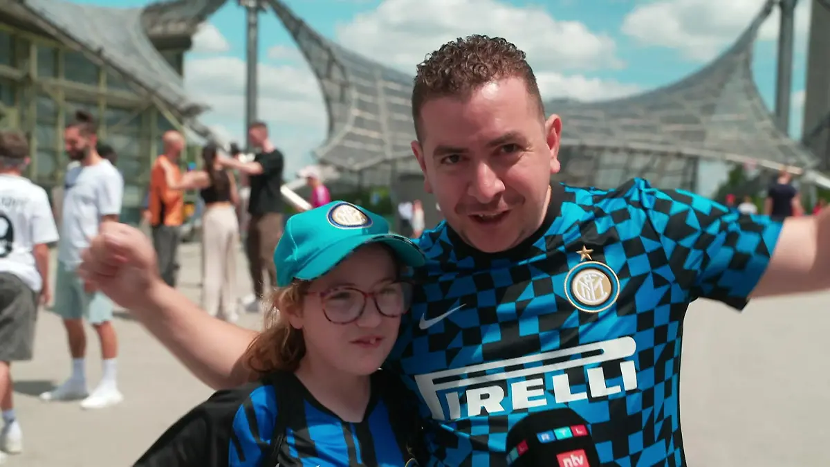 Cathy Hummels: So erklärt sie das Foto mit Lisa Müller während Thomas ...